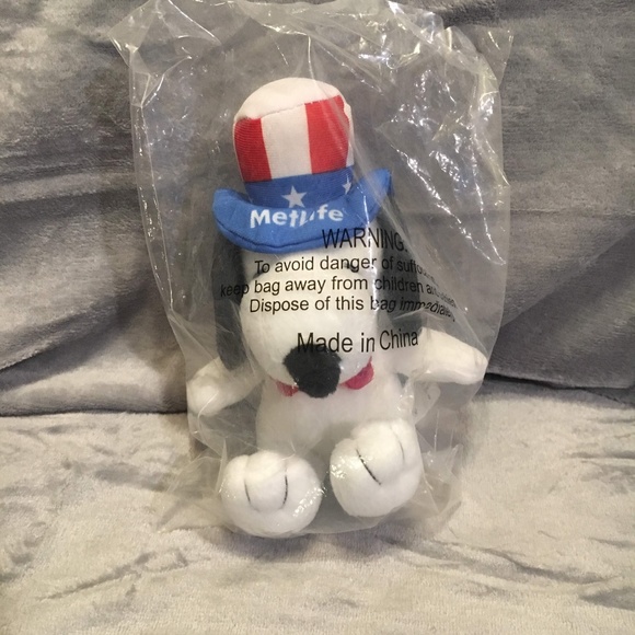 Accents | Snoopy Metlife 8 Collectible America Plush | Poshmark